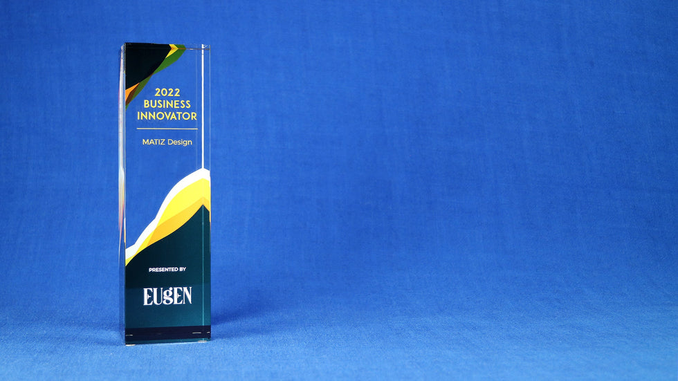 Crystal Pillar Award – Eclipse Awards - maker of fine custom trophies (US)